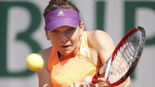 Simona Halep, cuarto puesto en la clasificación mundial después de una reducción de pecho