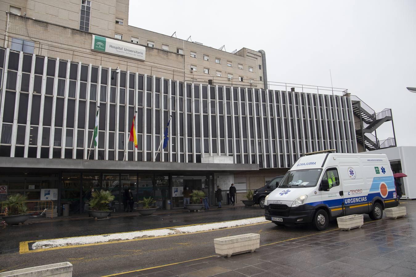 Ambiente del Hospital Universitario de Valme en Sevilla, en imágenes