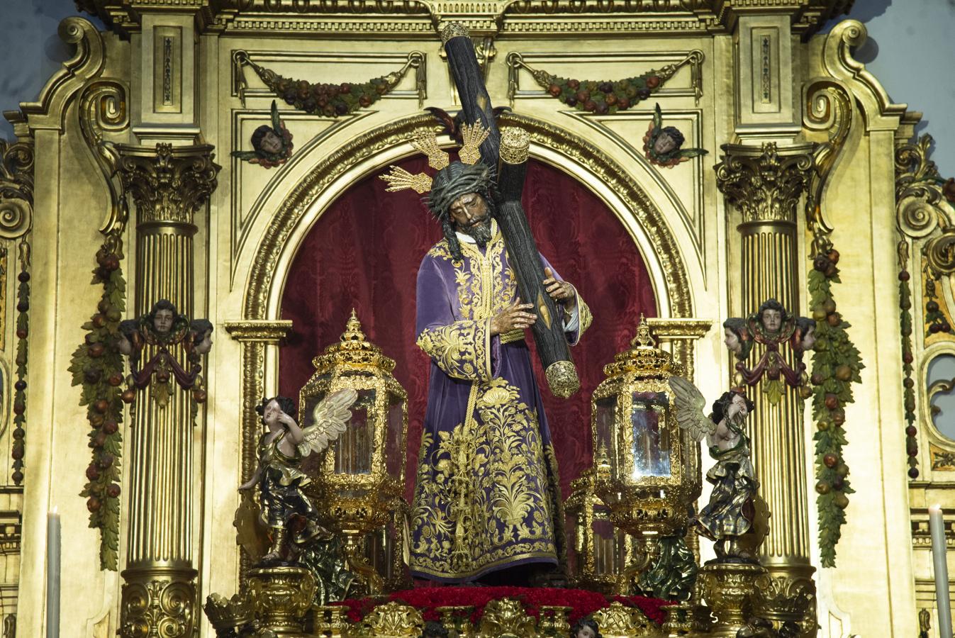 Imágenes del Gran Poder en el interior de la basílica