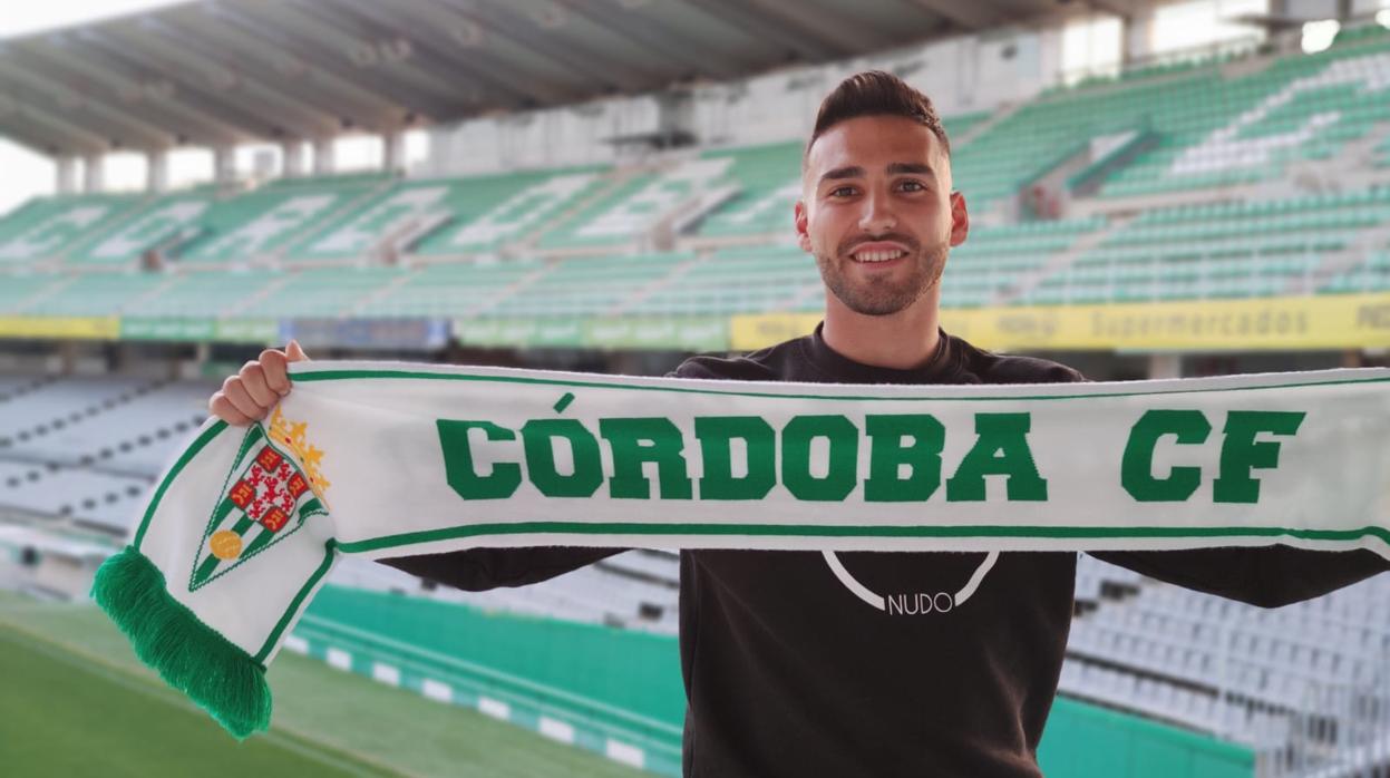 Iván Robles completa el lateral derecho del Córdoba CF (oficial)