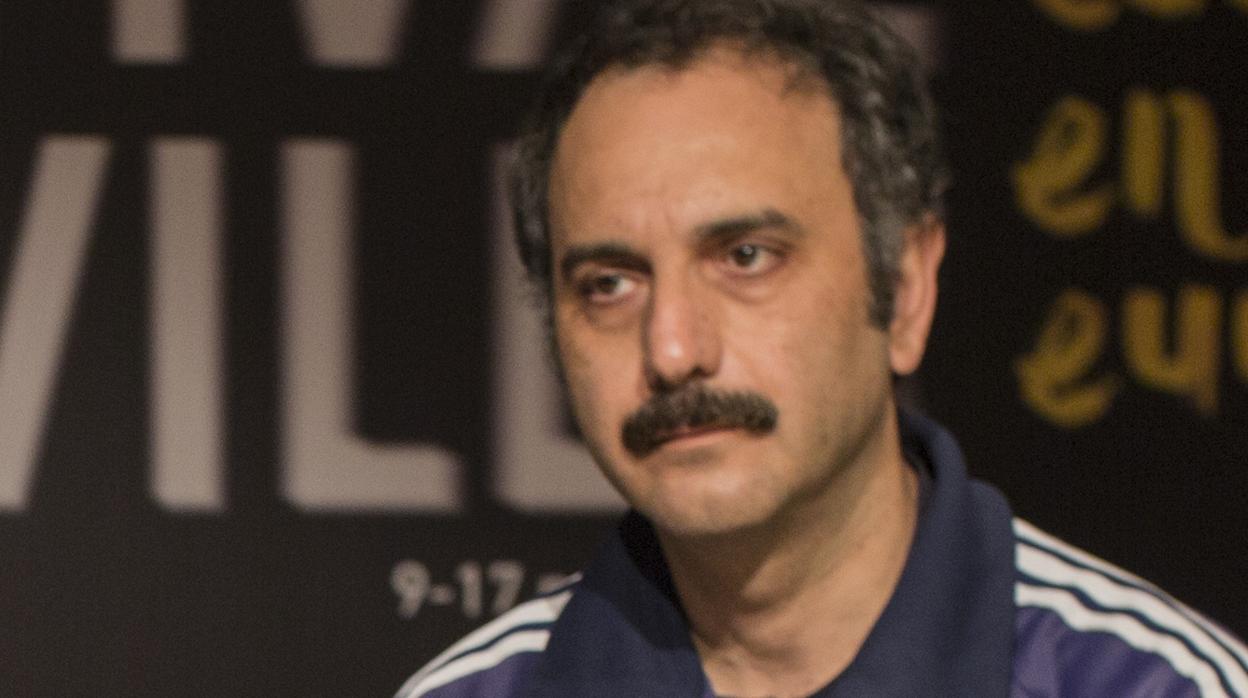 Makridis deja una negrísima «comedia» griega sobre un adicto a la compasión