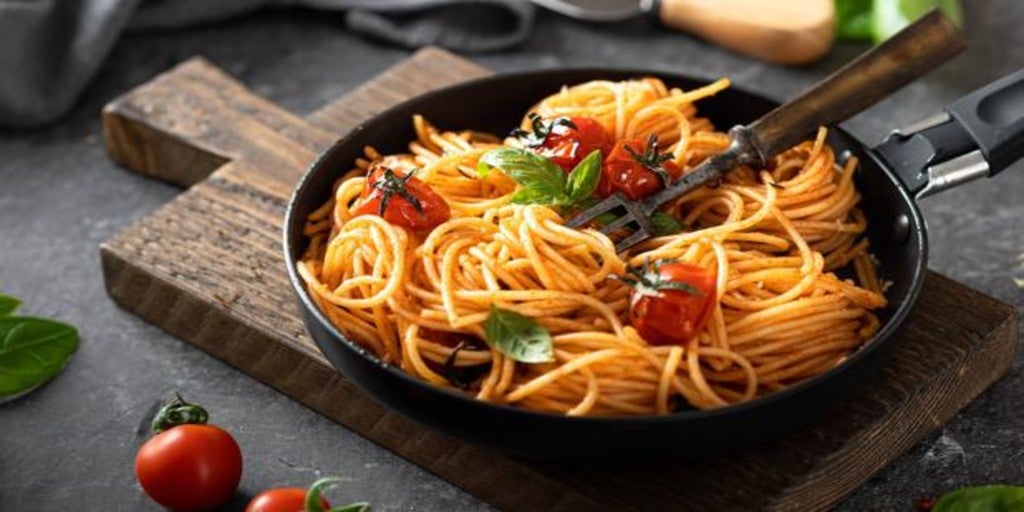 El truco viral más rápido para escurrir la pasta sin sacarla de la olla