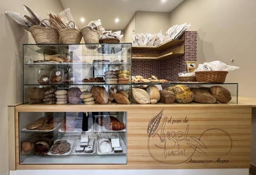 Ángel Puchi lleva su panadería artesana a la calle Zaragoza