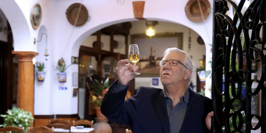 Manuel Jiménez: «Una taberna es aire puro, la pátina de lo eterno»
