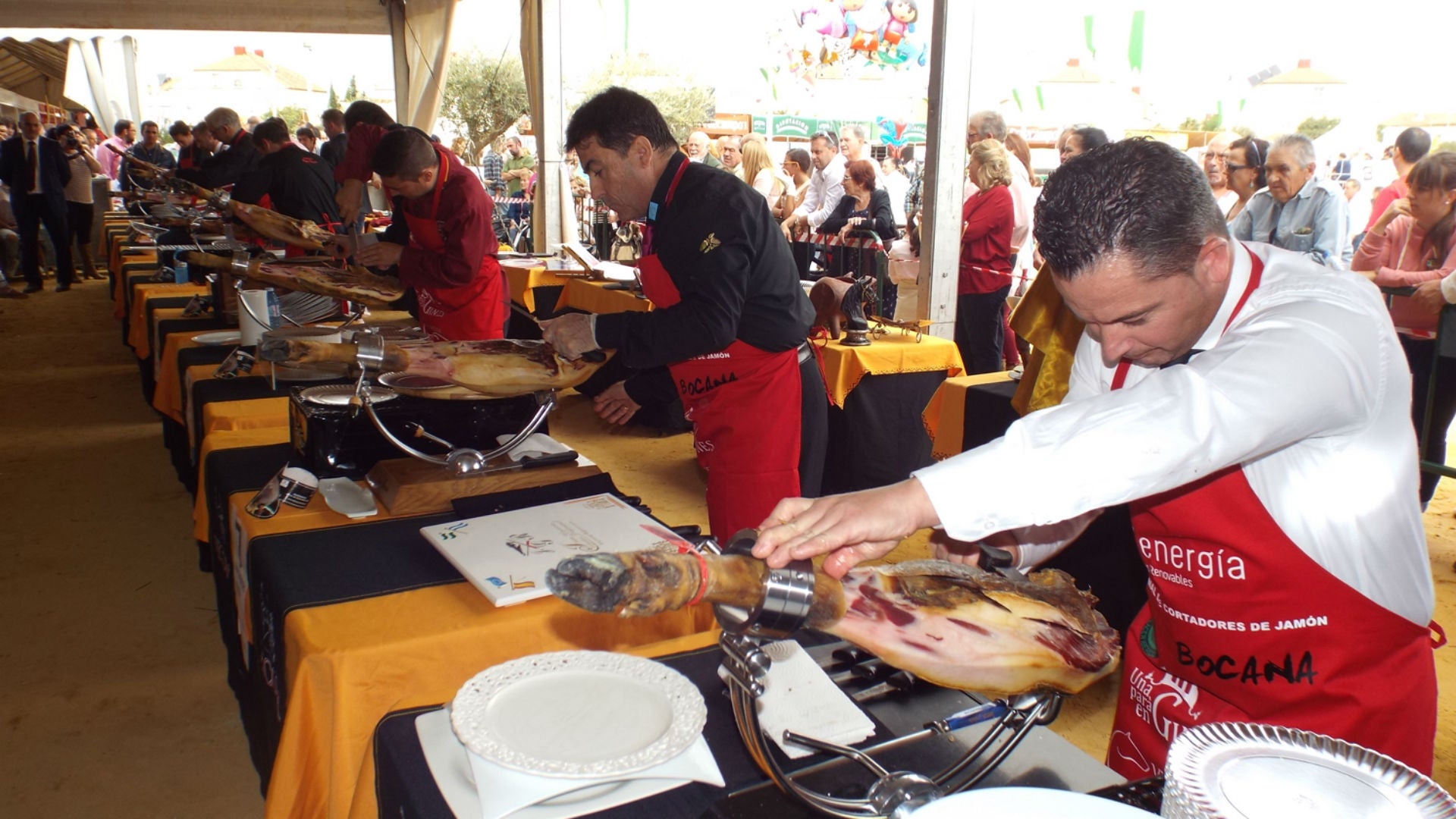 El Concurso Nacional de Cortadores de Jamón regresa a Gines