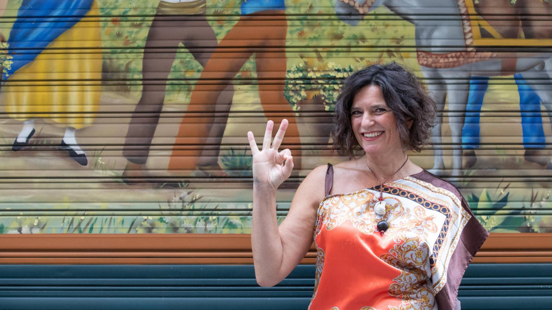 Alexandra del Bene, la pintora romana que decora los bares de Sevilla