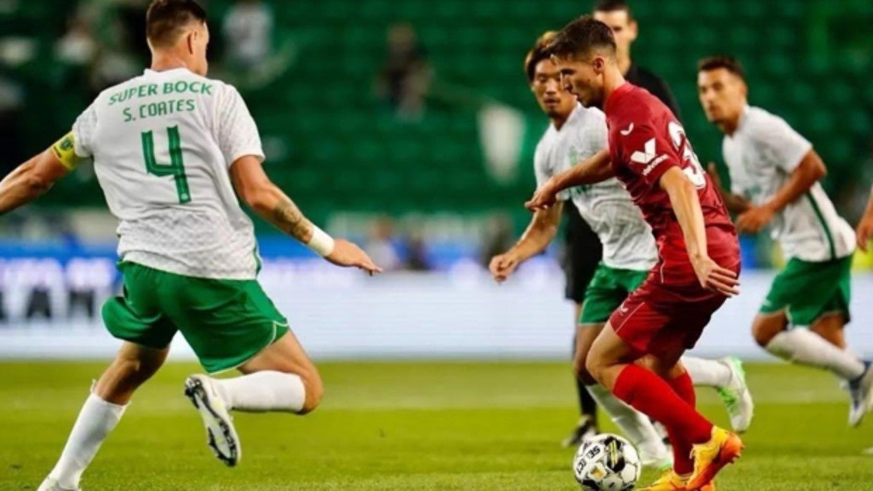 Pedro Ortiz seguirá siendo el primer capitán del Sevilla Atlético