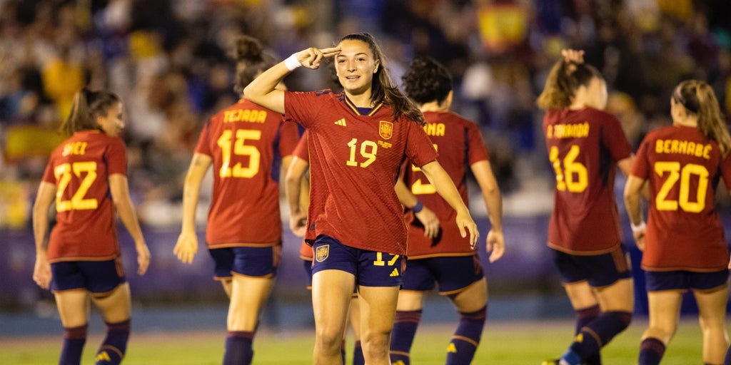 Inma Gabarro debuta con gol en la selección absoluta