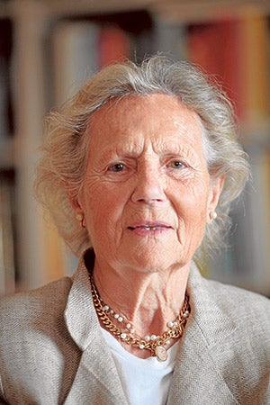 Isabel Gil-Delgado: «Es un honor máximo estar junto a la Macarena ...