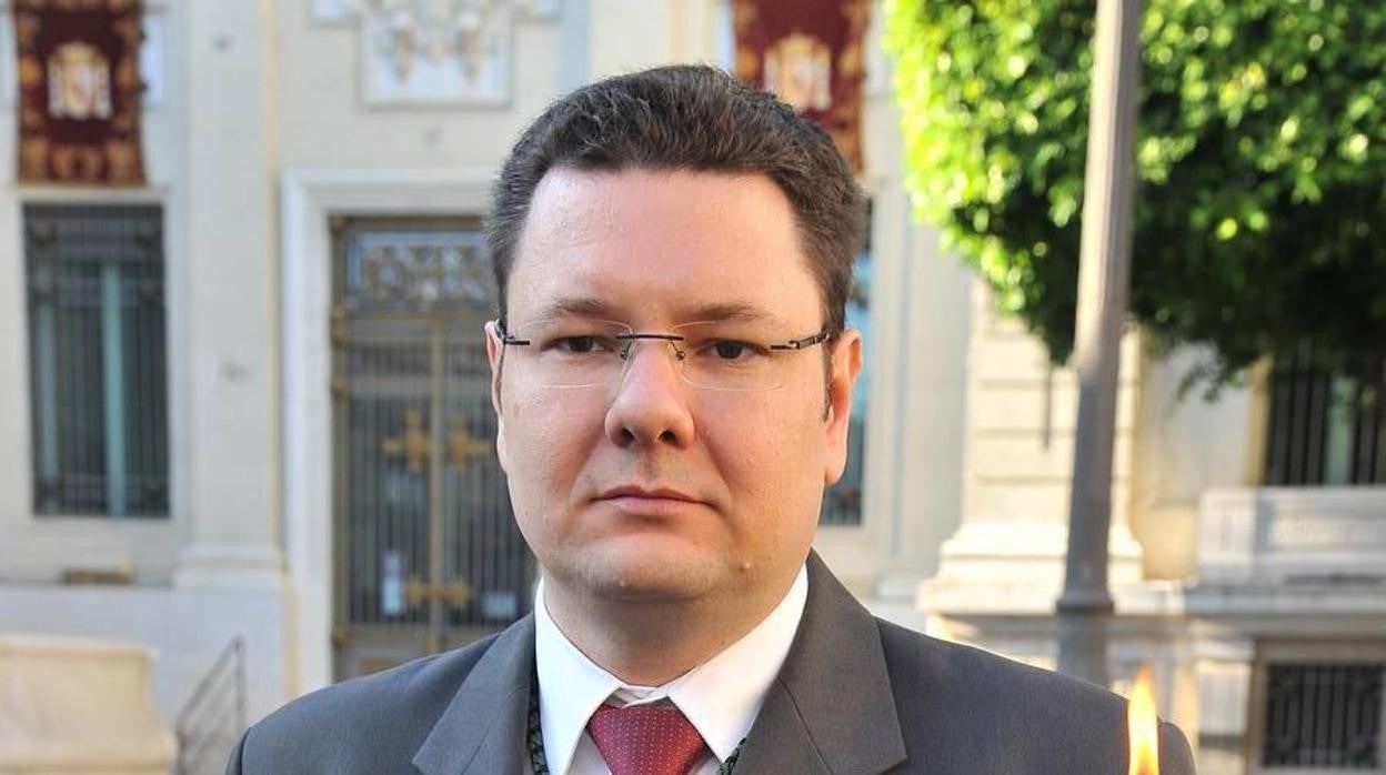 Luis Daniel León, capataz de la Virgen de las Tristezas de la Vera Cruz
