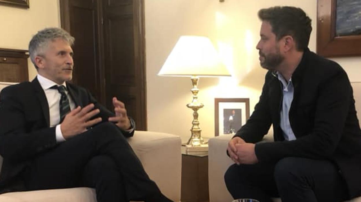 Marlaska recibe al hijo del policía sevillano Antonio Cedillo asesinado ...