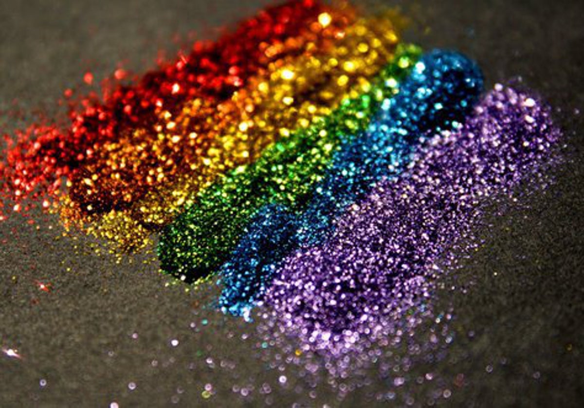 ¿Cómo se hace la purpurina y por qué la ha prohibido la Unión Europea?