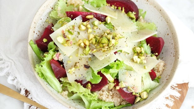 Recetas De Verano Ensalada Antioxidante Con Quinoa Remolacha Queso Y