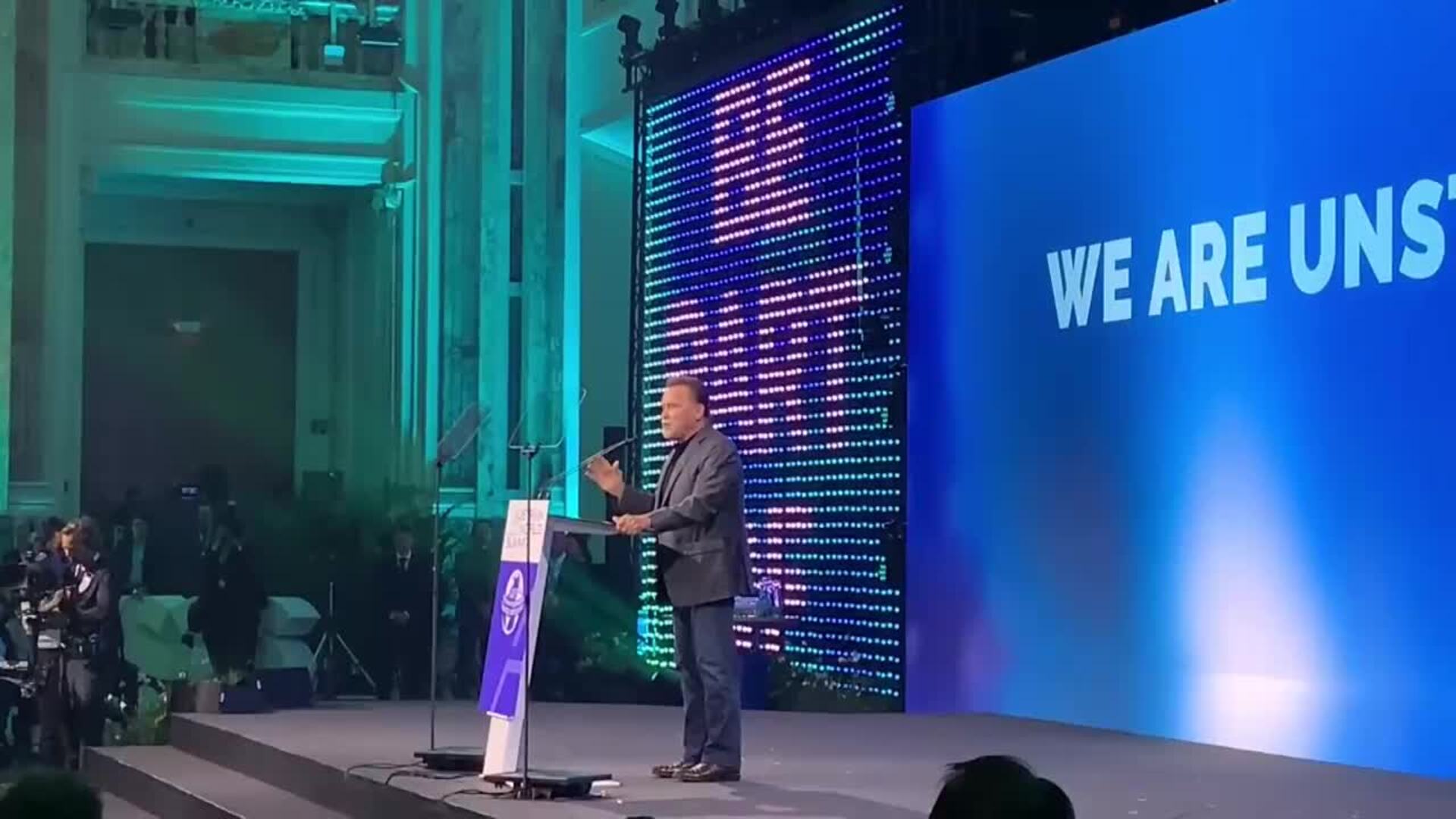 Schwarzenegger y Kamala Harris participan en la conferencia ...