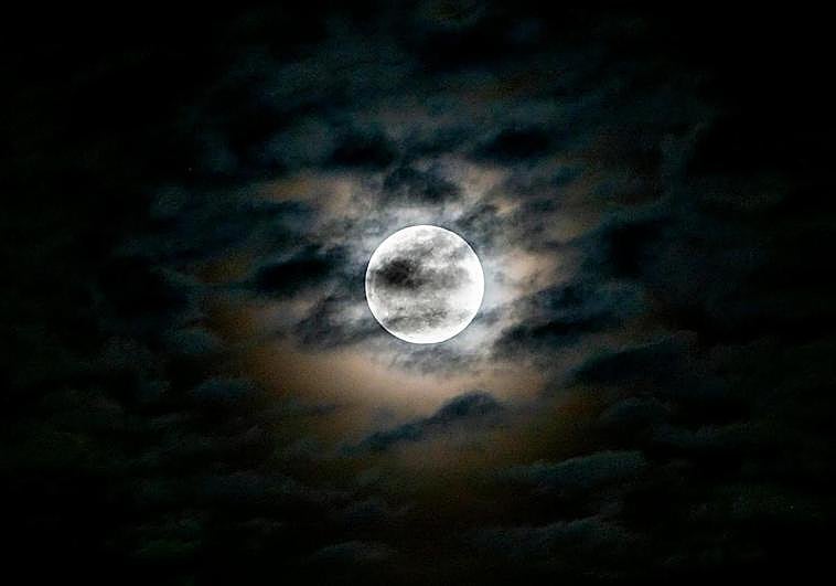 Luna del Lobo: cuándo es la primera luna llena del año y qué significa
