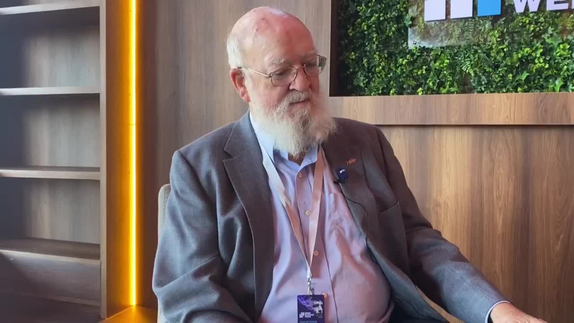 Daniel Dennet: "Si alguien va a salvar el planeta, seremos nosotros"