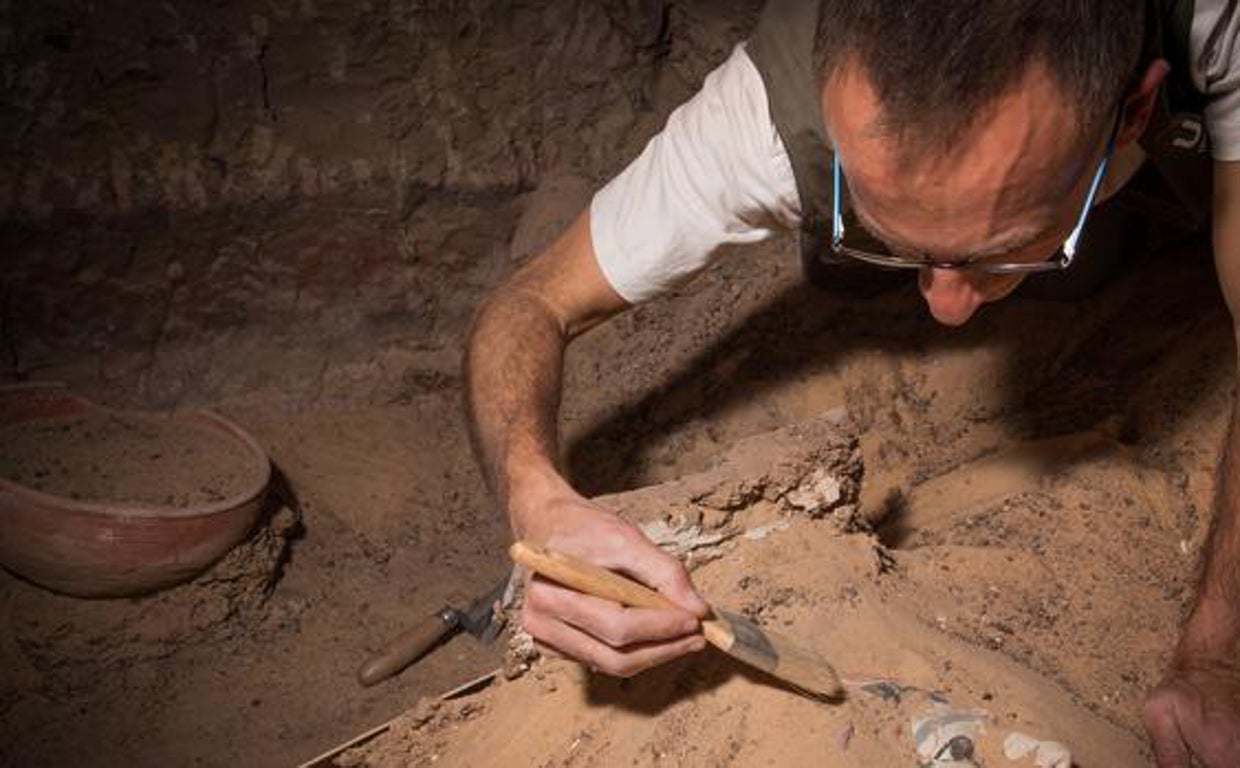 Encuentran El Cadáver De Una Mujer Vampiro Del Siglo Xvii Con Una Hoz Alrededor Del Cuello