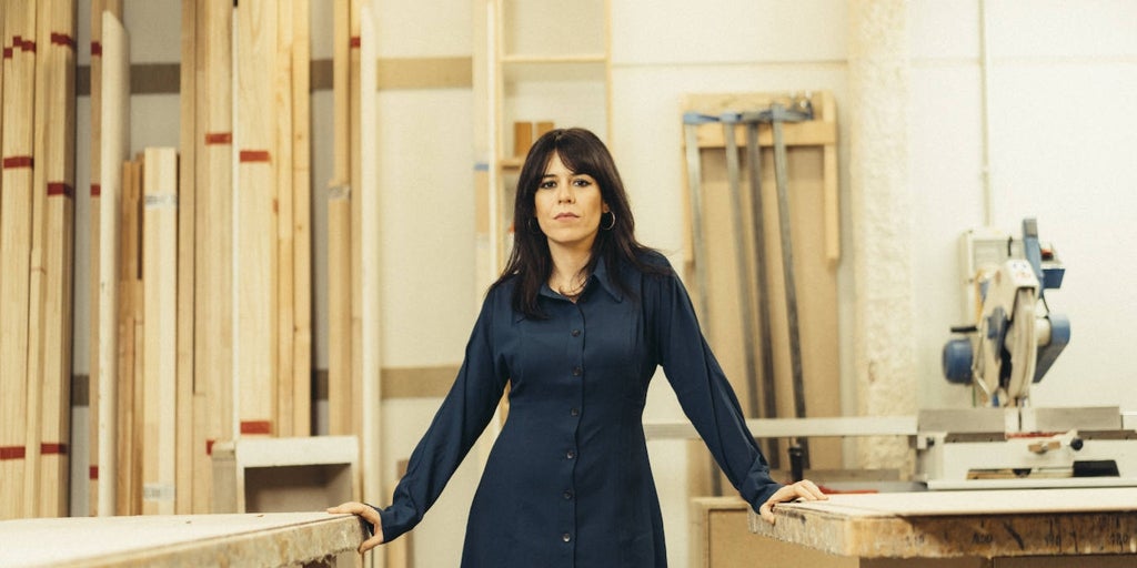 Almudena Lobera: «El murmullo de los bolillos recuerda al de las fuentes»
