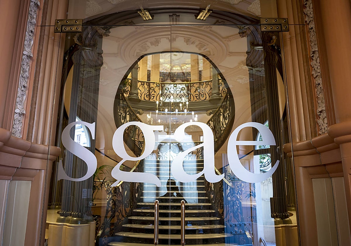 Nuevo revés a la SGAE: el juez anula el reparto de 64 millones a 40.000 autores