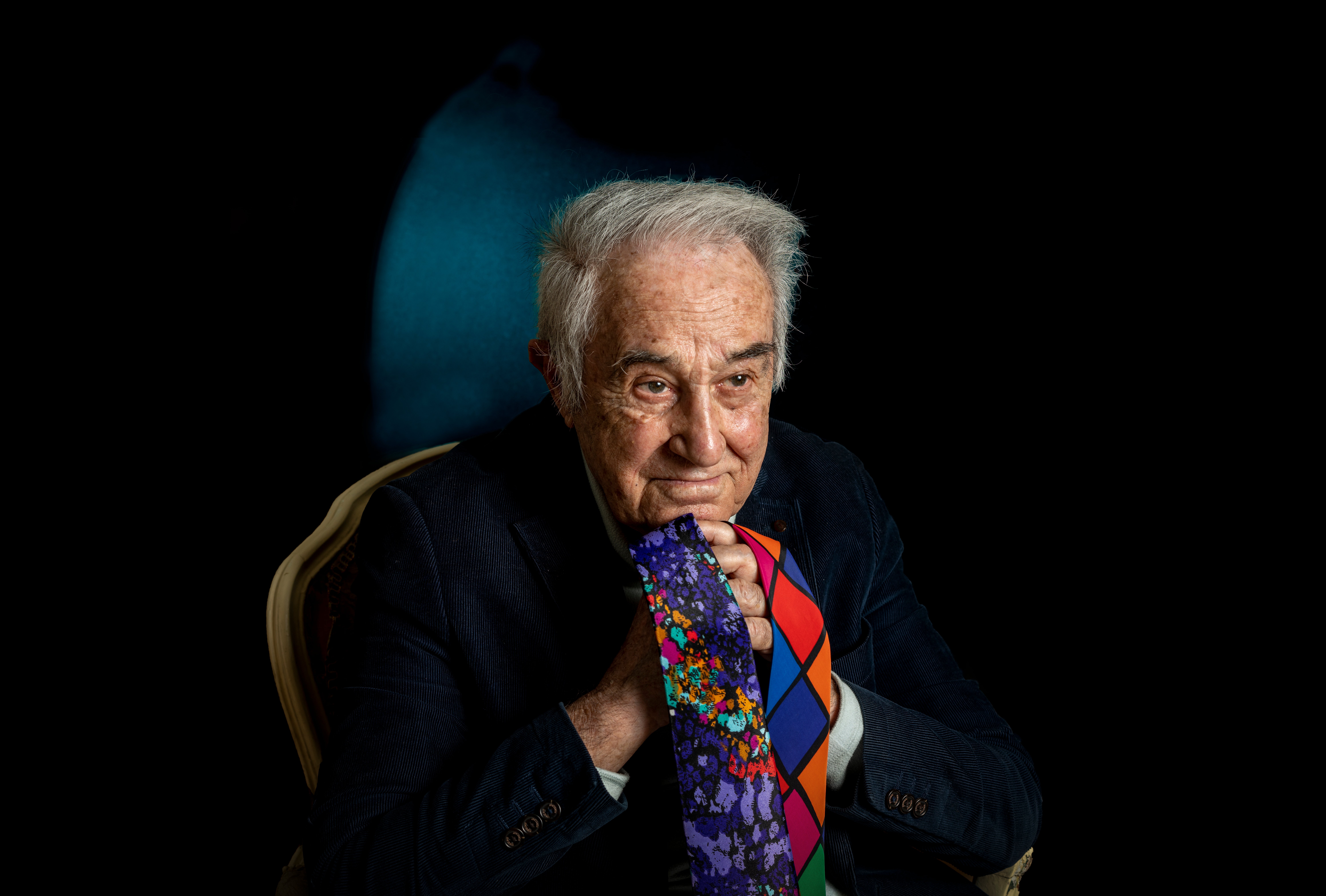 La vida del periodista José María Carrascal, en imágenes