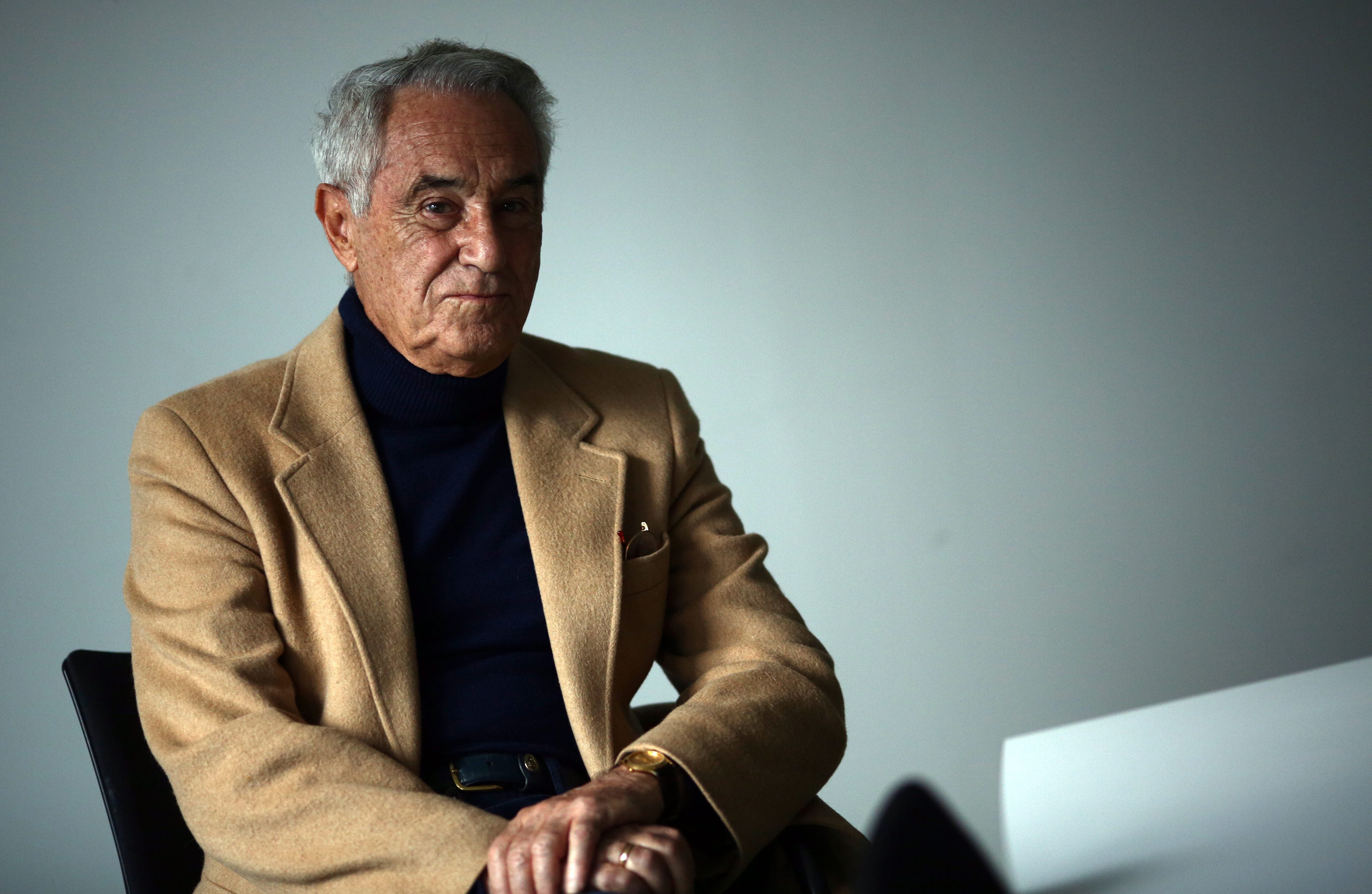 La vida del periodista José María Carrascal, en imágenes