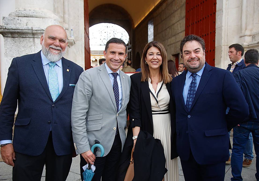 En imágenes, Puerta del Príncipe de la corrida de El Fandi, David ...