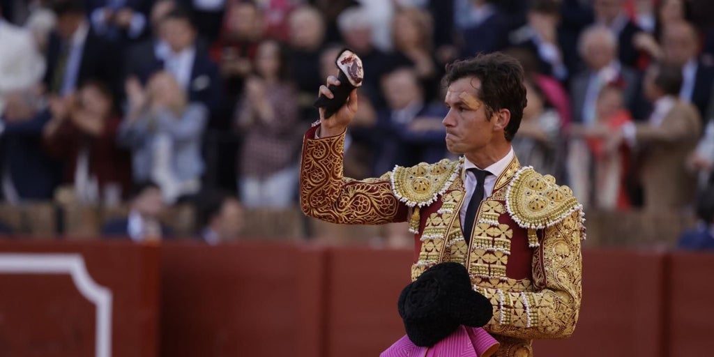 Las imágenes de la corrida de Morante de la Puebla, Daniel Luque y ...