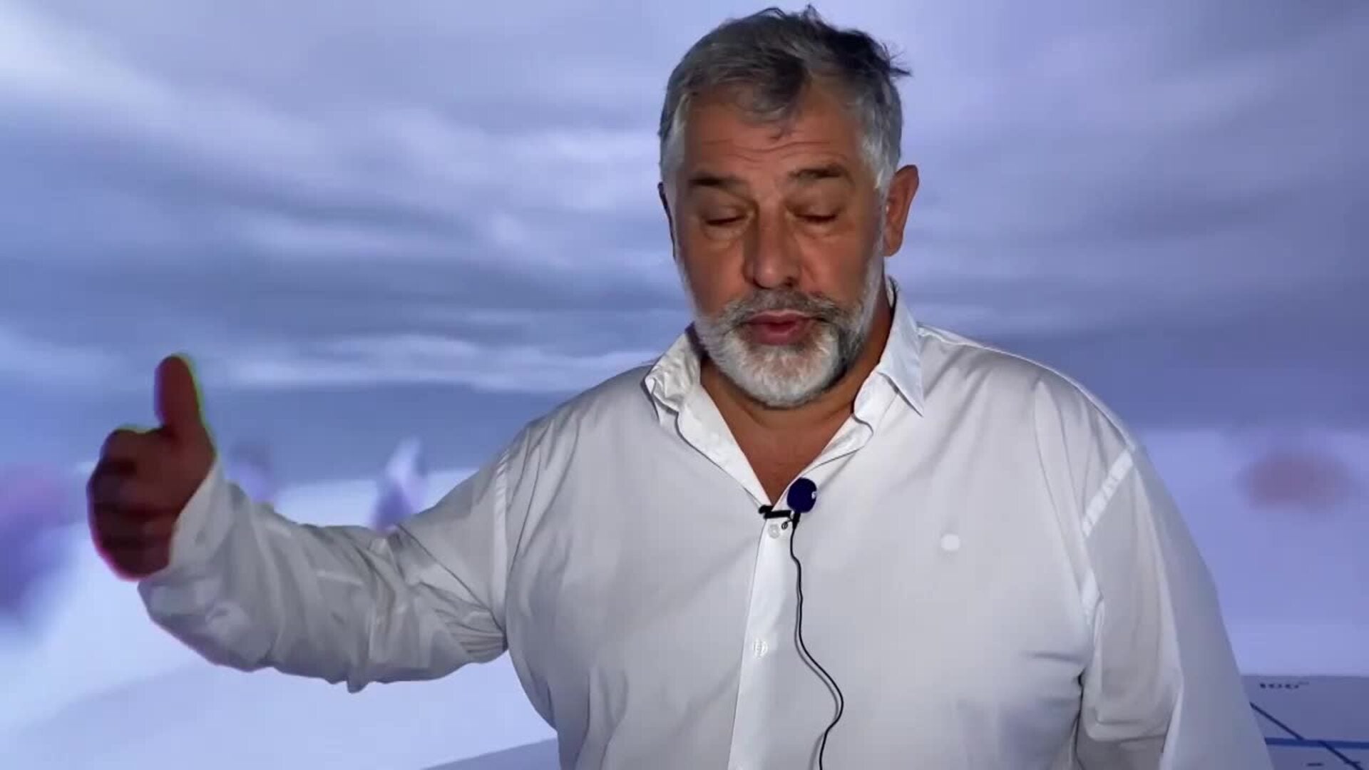 Luc Jacquet, cineasta y científico: "Contemplar la belleza del mundo es ...