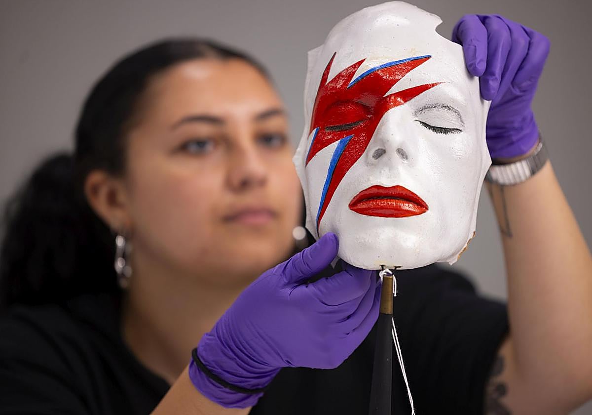 El legado creativo de David Bowie se abre al público en Londres