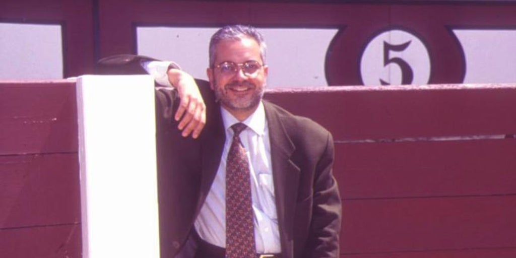 Muere el periodista Miguel Ángel Moncholi, la voz de los toros en ...