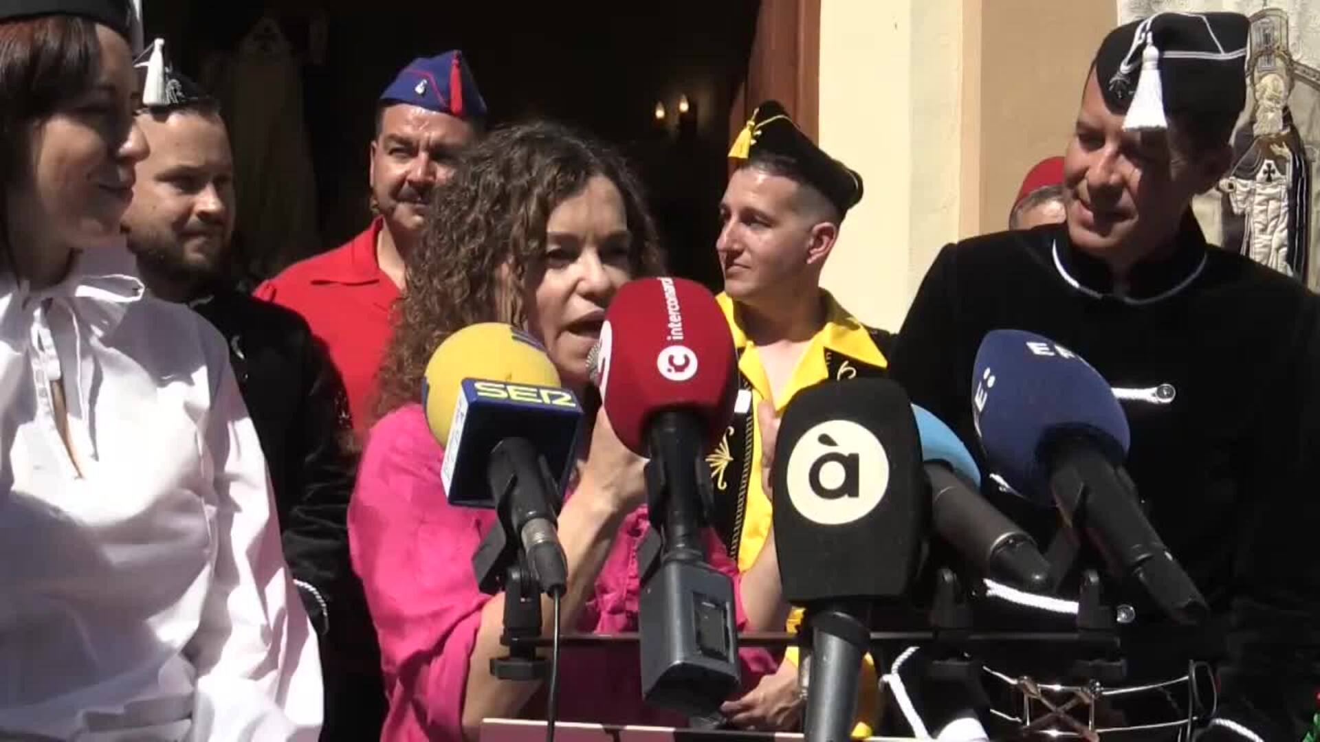 Morant disfruta de los Moros y Cristianos de Elda y los destaca por ...