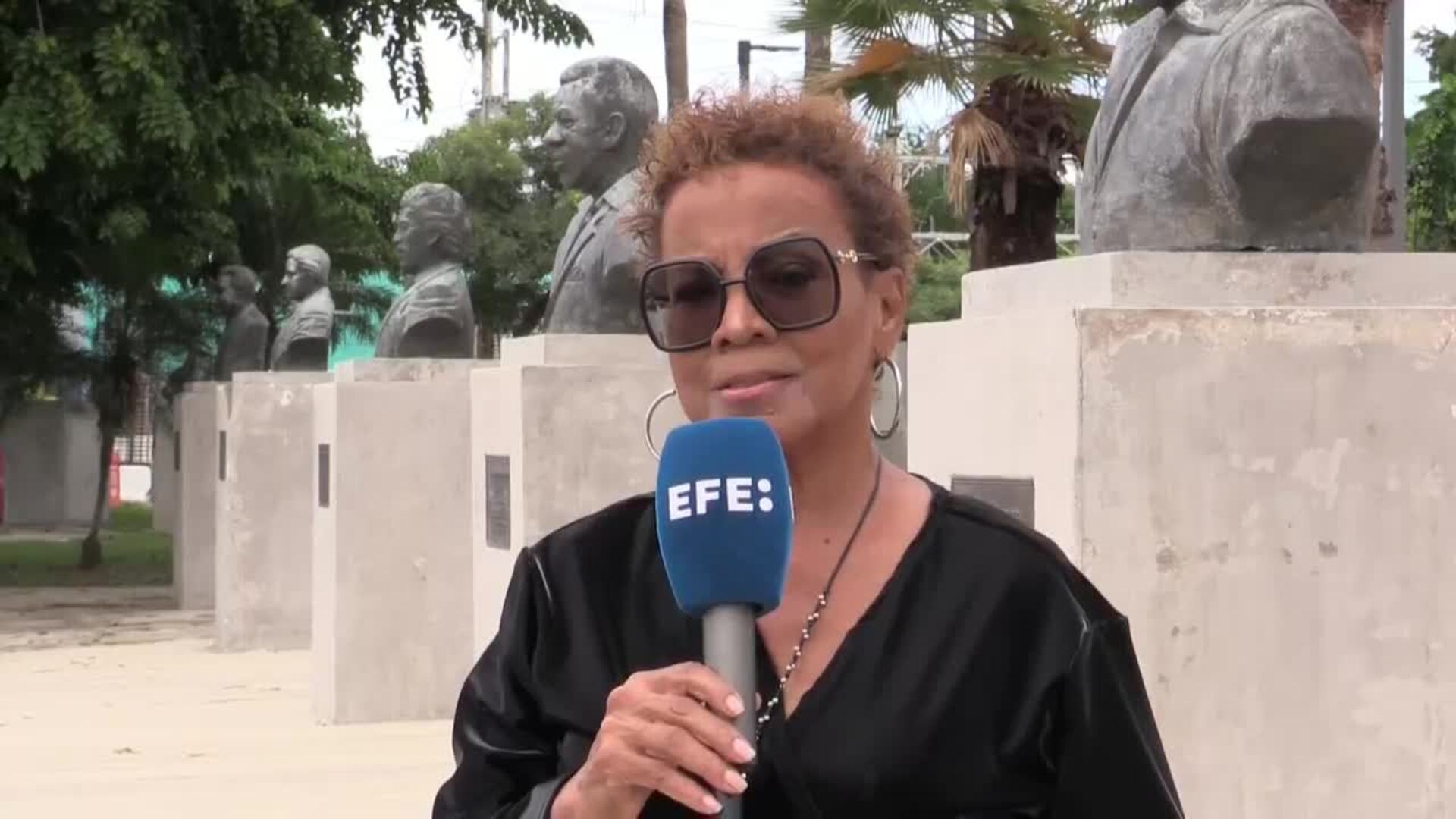 Choco Orta marca un hito con el primer busto de una mujer en la Plaza ...