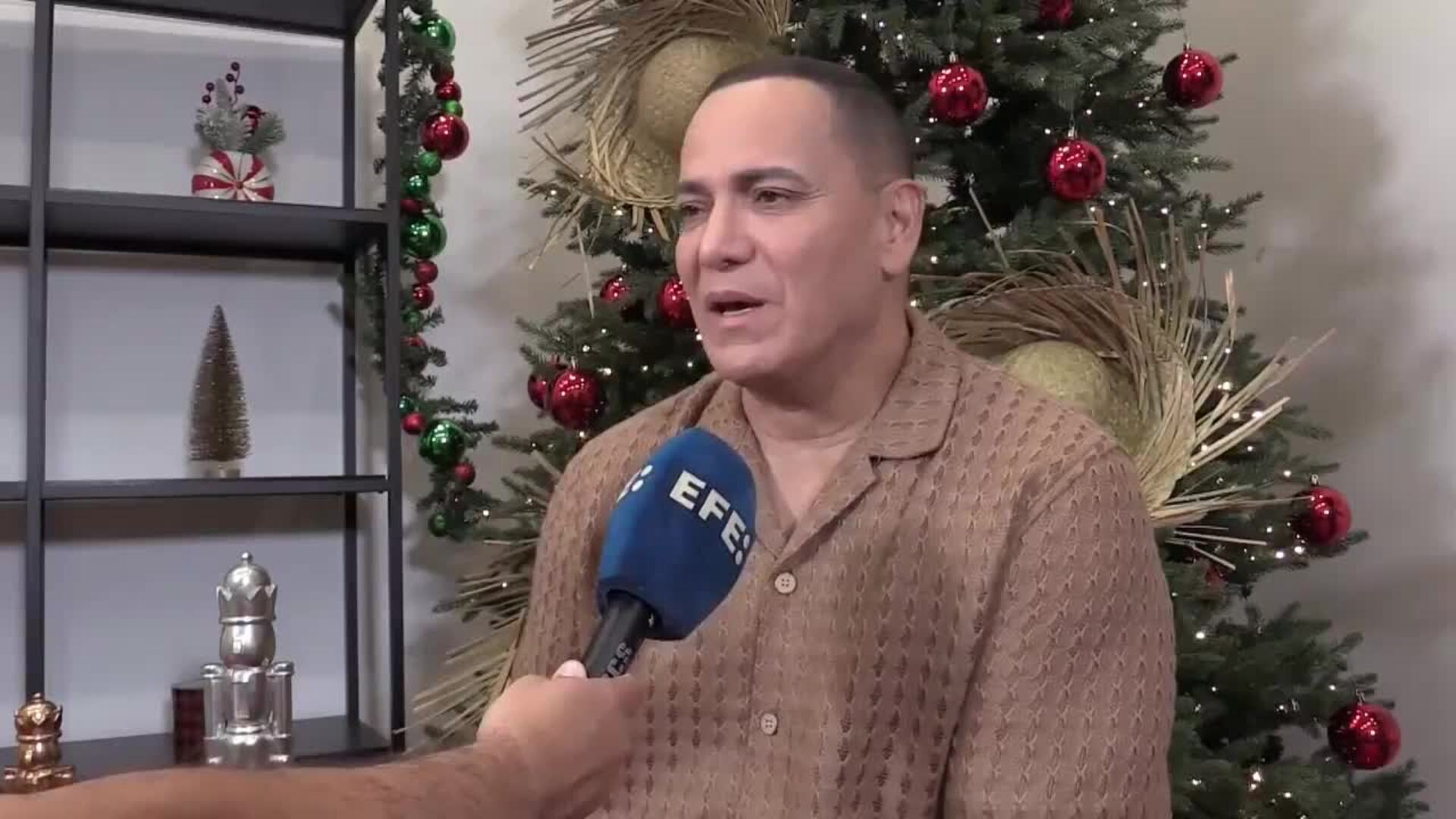 Víctor Manuelle crea nuevos éxitos de estilo navideño y toma distancia ...