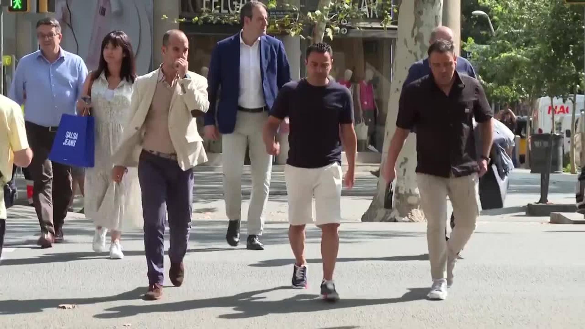 Deco anuncia la inminente renovación de Xavi: "Se la ha ganado como ...