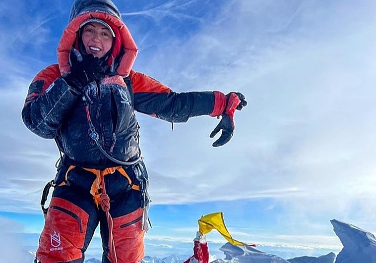 Muere en el Himalaya una alpinista que buscaba ser la primera ...