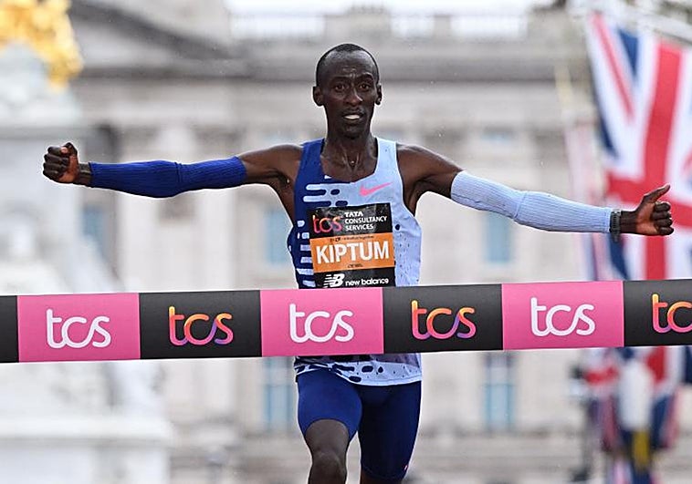 Kelvin Kiptum mejora al mito Kipchoge y logra el récord del mundo de ...