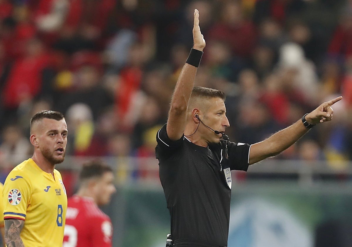 Davide Massa, árbitro designado para el trascendental Sevilla - PSV