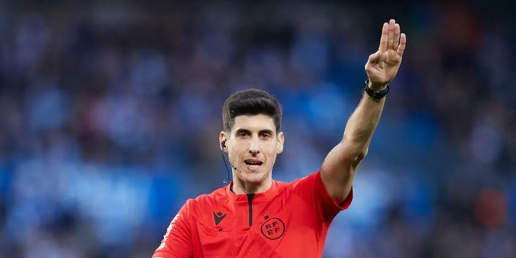 El debutante Busquets Ferrer, árbitro para el Betis - Alavés