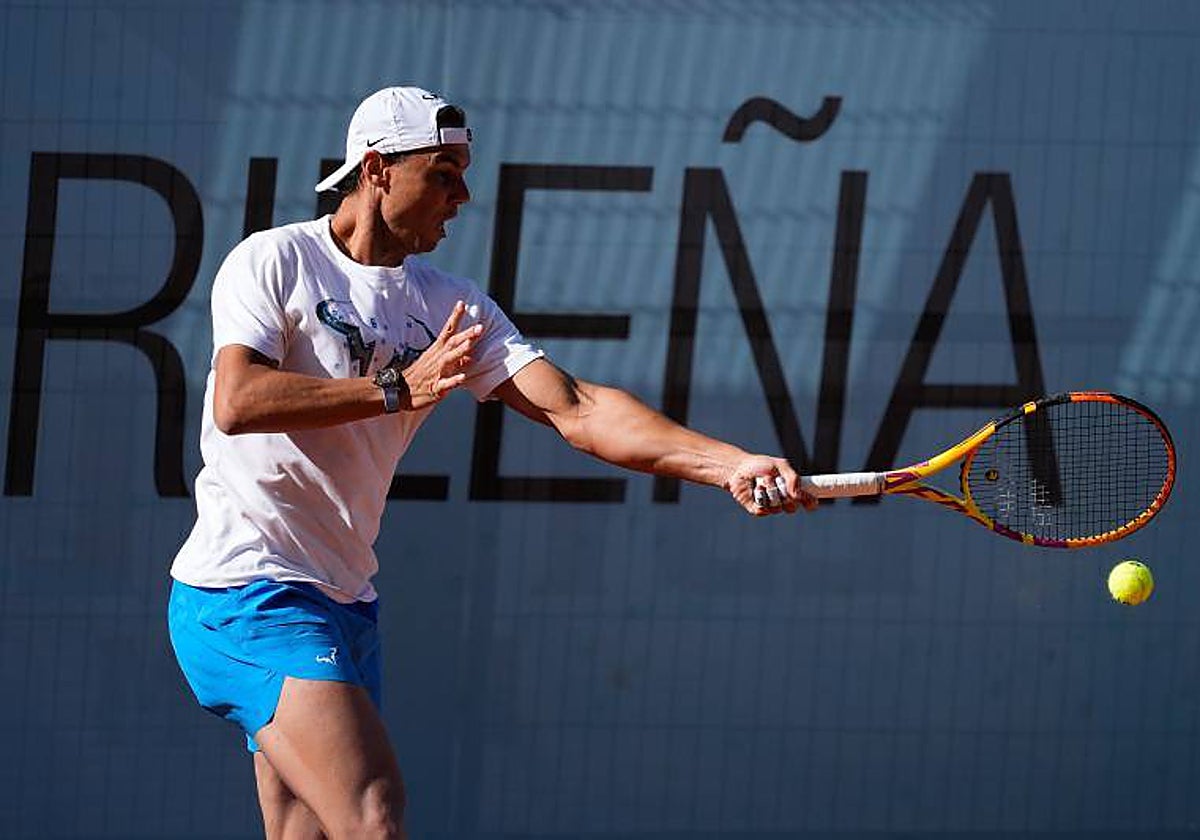Nadal entrena entre vítores y aplausos en el Mutua Madrid Open