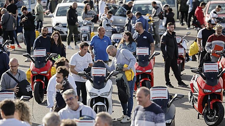 El mundo del motor se vuelca con Valencia: entregan 80 vehículos a los ...