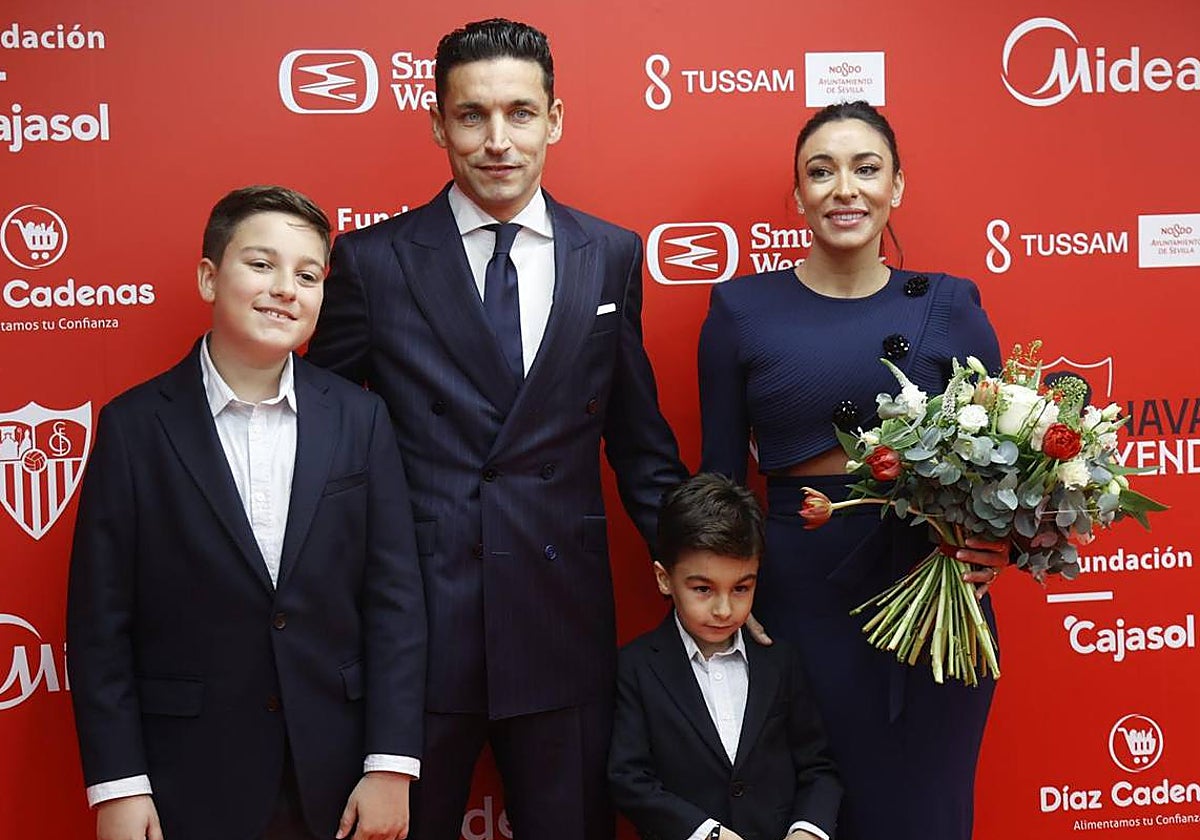 Amigos y compañeros arropan a Jesús Navas en su despedida del Sevilla FC