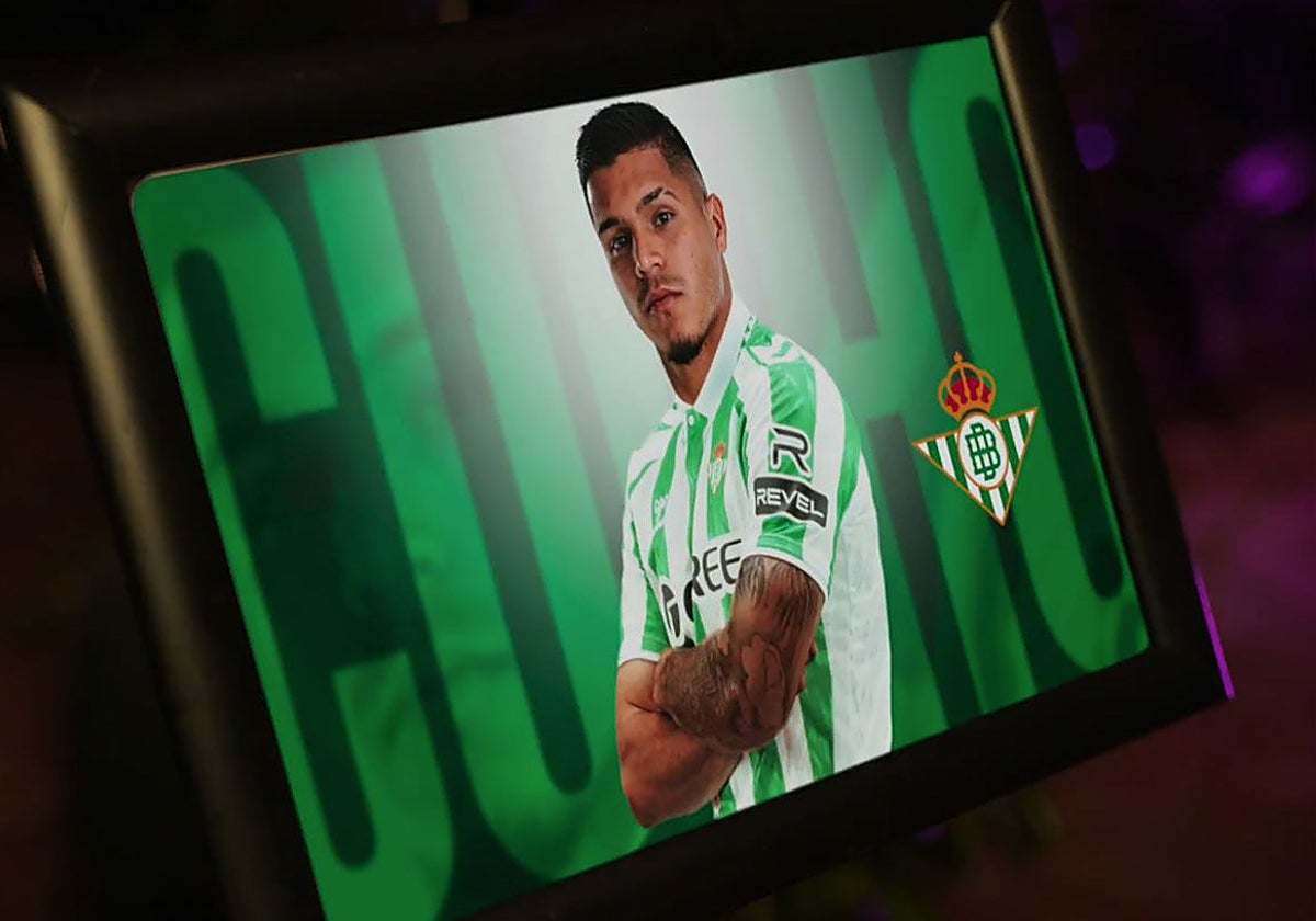 Oficial: Cucho Hernández, nuevo delantero del Betis