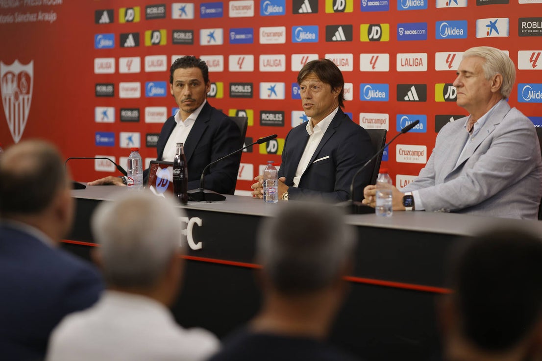 Presentación de Almeyda, nuevo entrenador del Sevilla, en imágenes