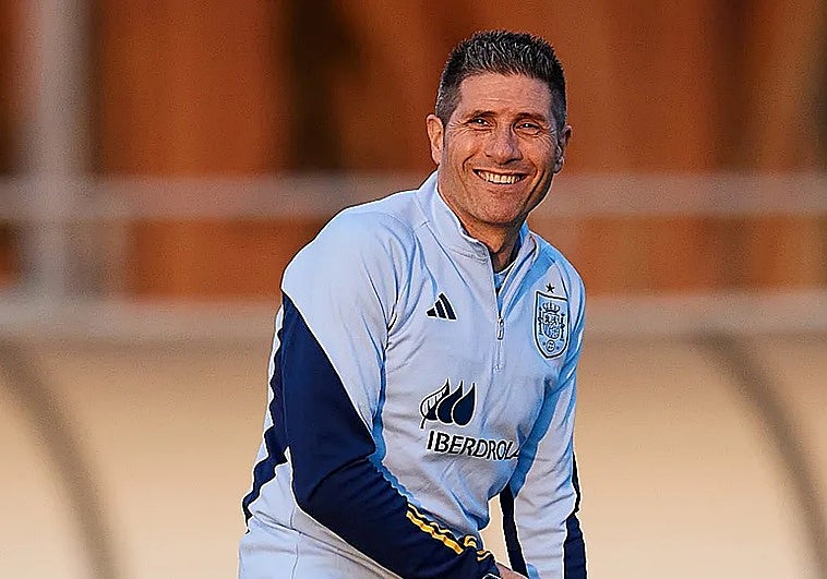Nacho Fernández, el estratega de guardia de Montse Tomé