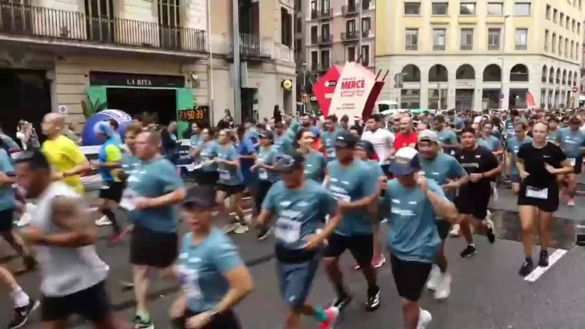 James Willan arrasa y pulveriza el récord en la Cursa de la Mercè