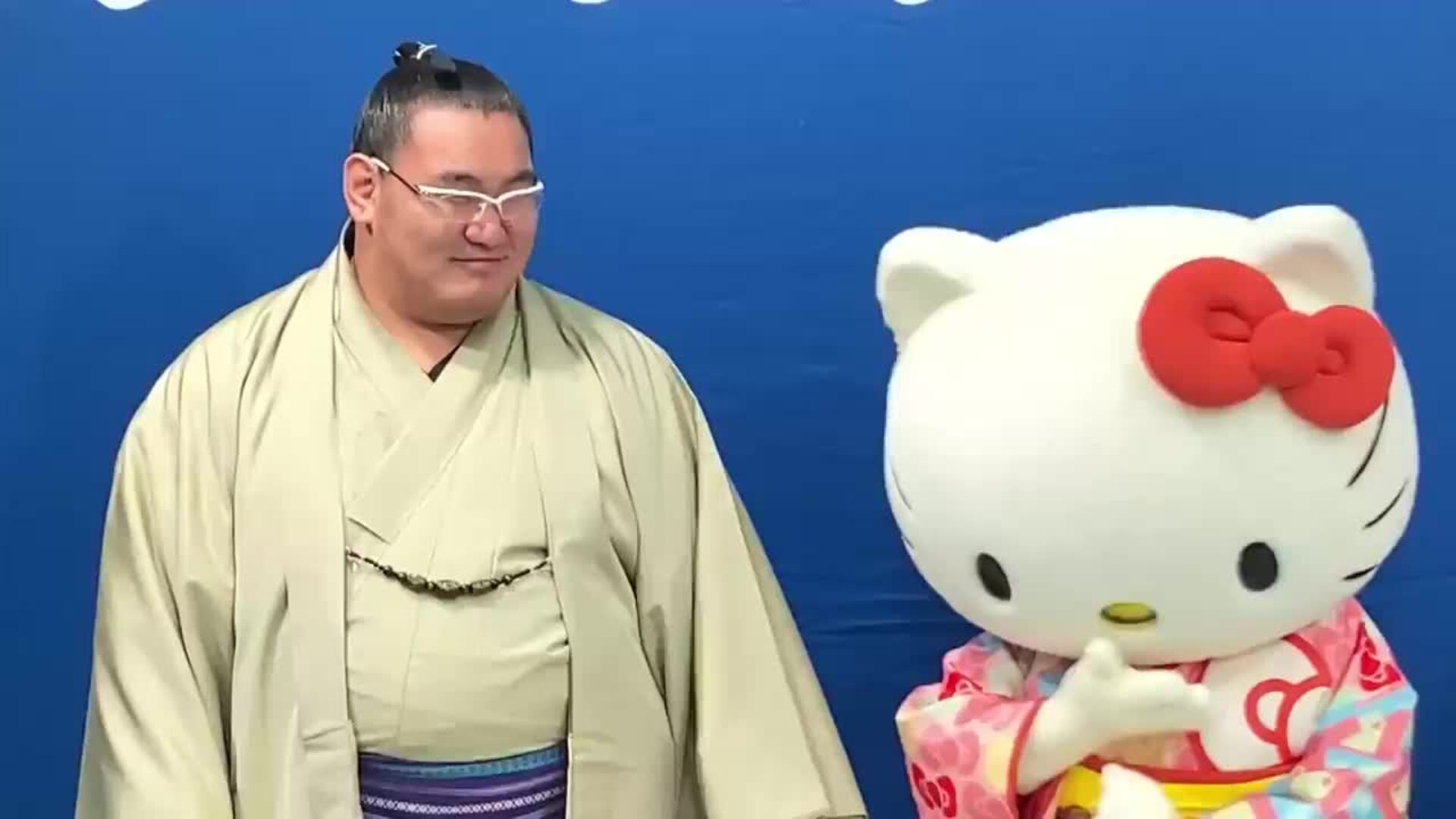 Hello Kitty vuelve a su natal Londres como "embajadora" en el Gran ...