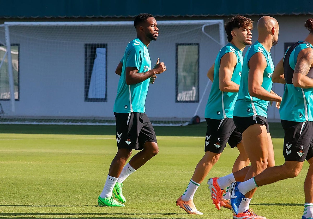 Bakambu vuelve con el grupo el día previo al Villarreal - Betis