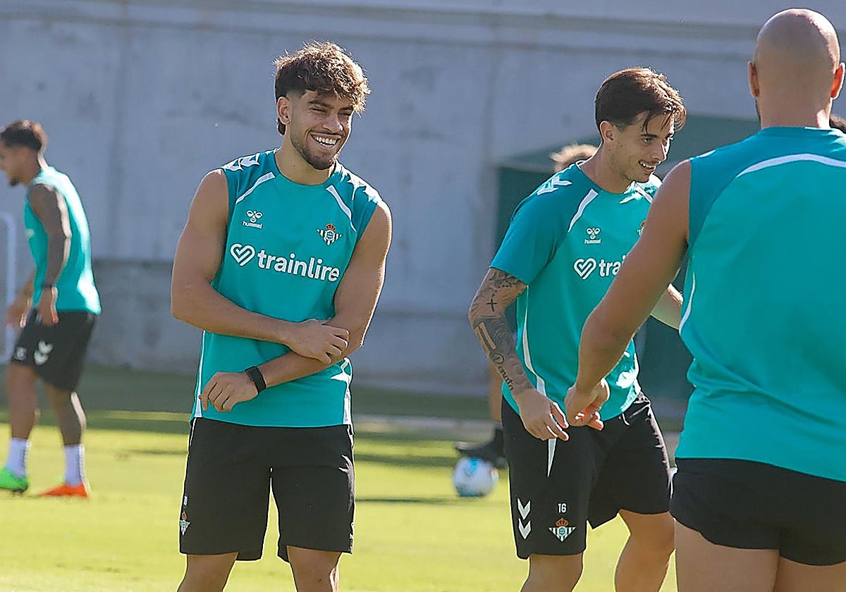 «Tienes que venir aquí; vas a flipar con la ciudad, te va a encantar Sevilla»