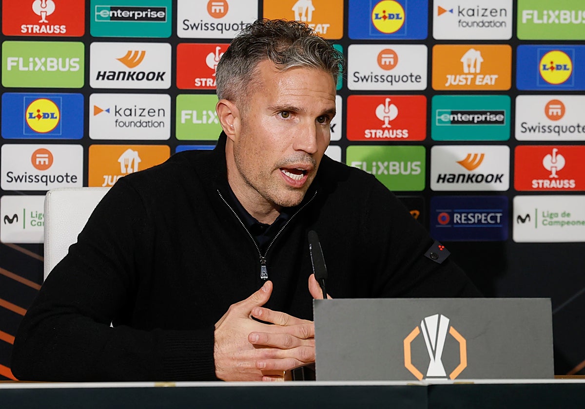 Van Persie: «Si conseguimos seguir adelante, estaremos doblemente ...