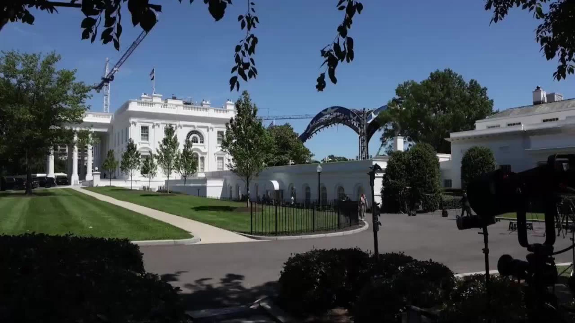 Sigue la construcción de un octágono de UFC contiguo a la Casa Blanca